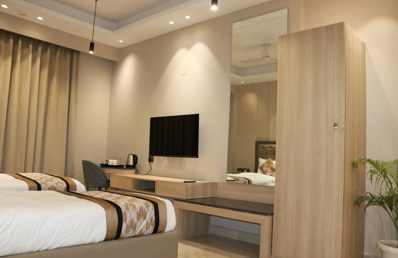 Hotel Infinity Stays - Gurgaon